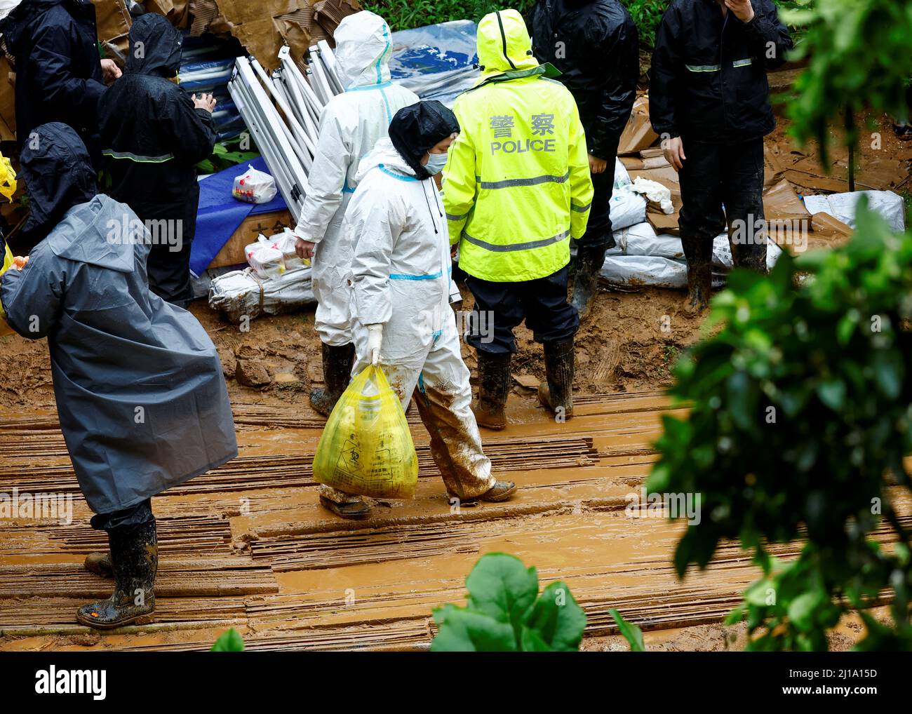 Boeing 737 800 crash china hi-res stock photography and images - Alamy