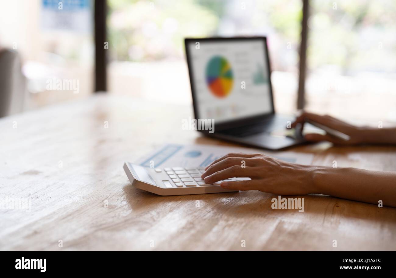 Laptop count hi-res stock photography and images - Alamy