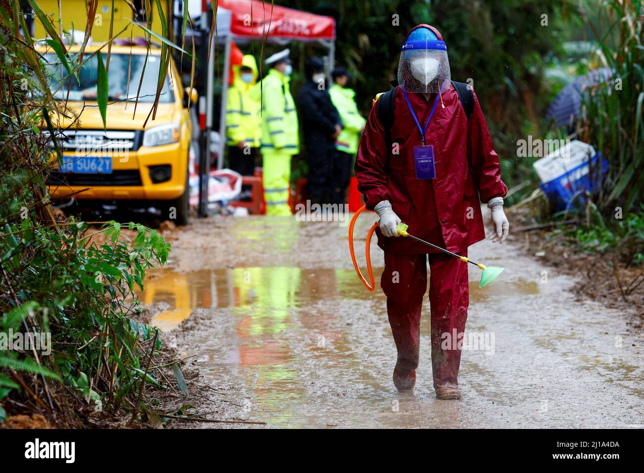Boeing 737 800 crash china hi-res stock photography and images - Alamy