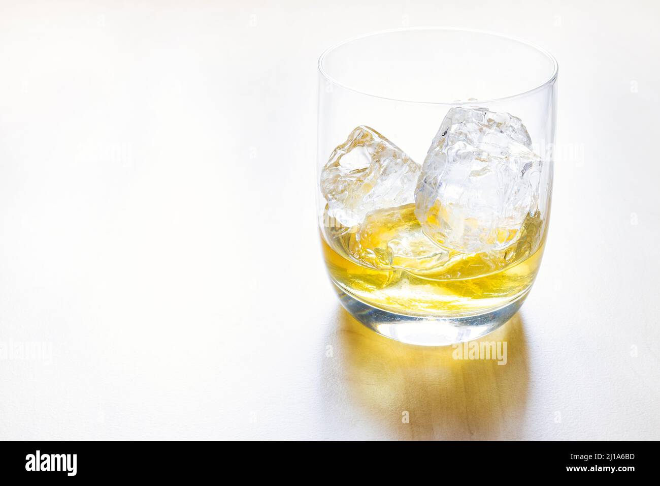 Scotch on the rocks hi-res stock photography and images - Alamy