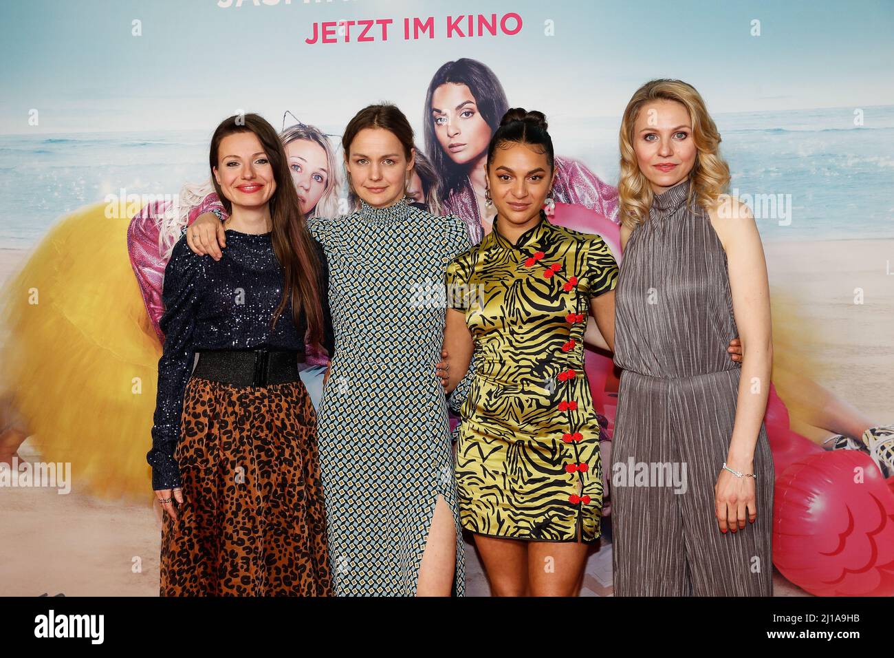 Berlin, Germany. 23rd Mar, 2022. Julia Hartmann (l-r), Susanna Simon ...