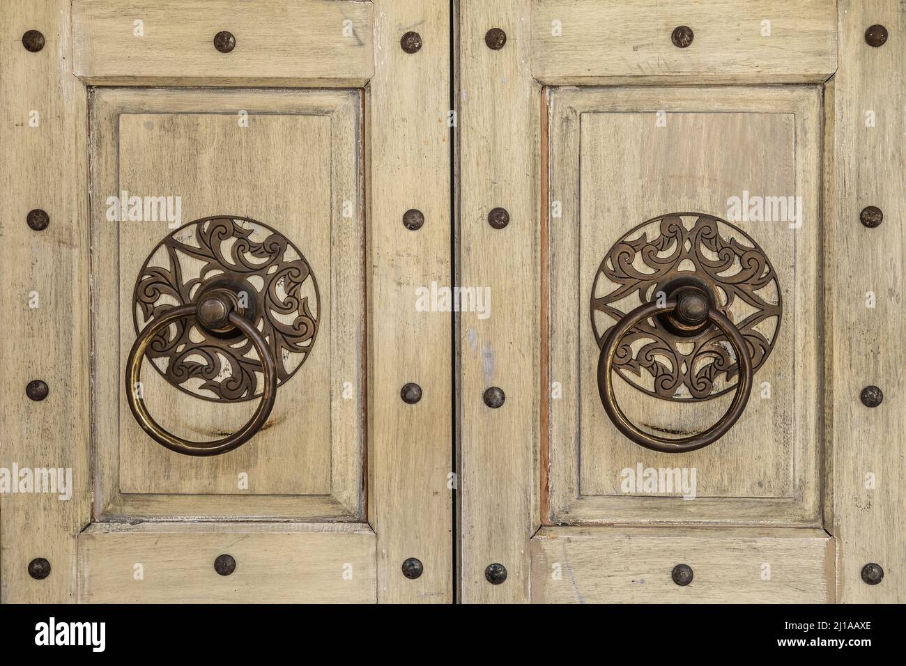 Round door handle hi-res stock photography and images - Alamy
