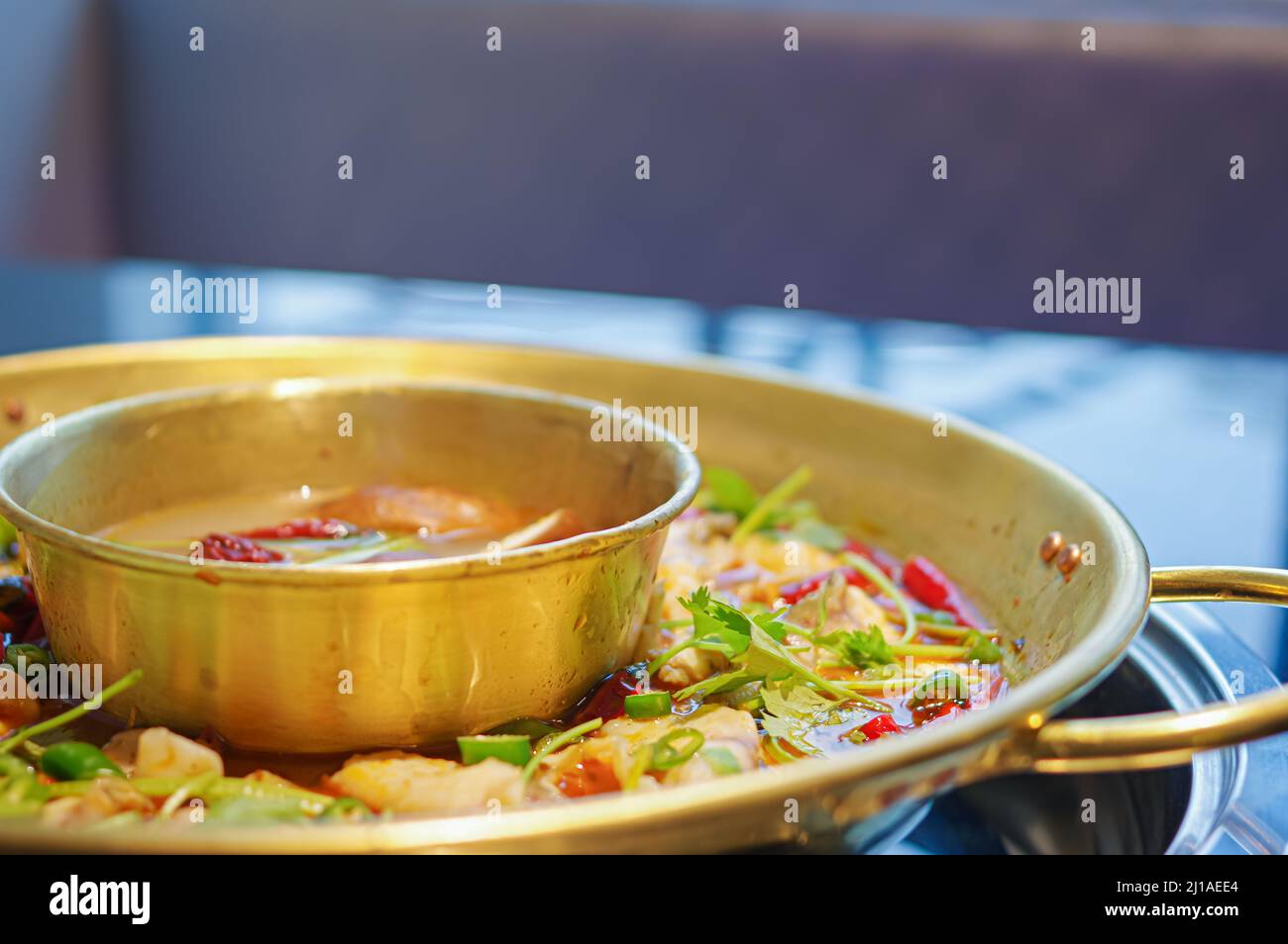 Copper pot fish hi-res stock photography and images - Alamy