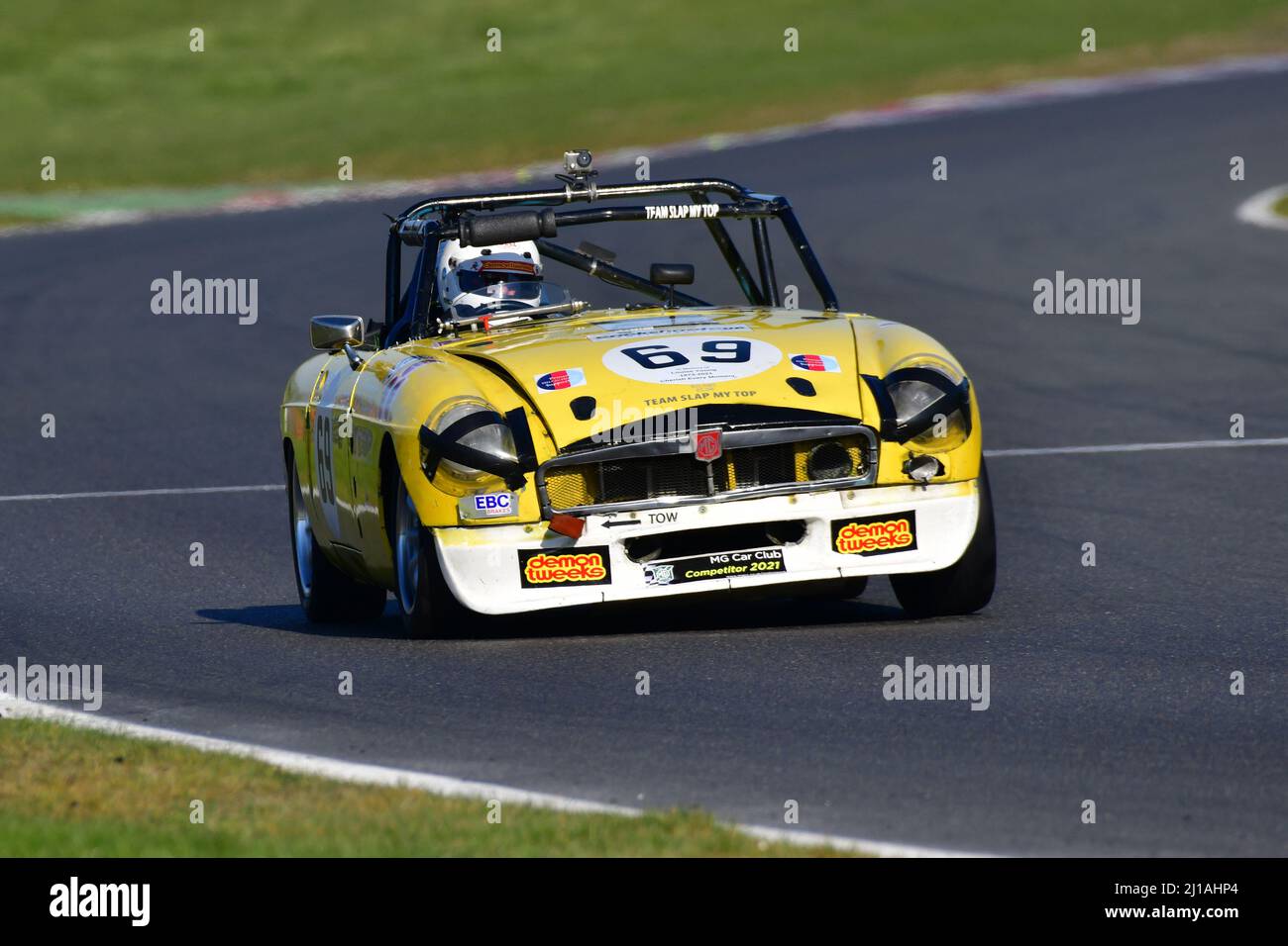 Peter Bramble, MG B Roadster, BCV8 Championship, a twenty minute race ...