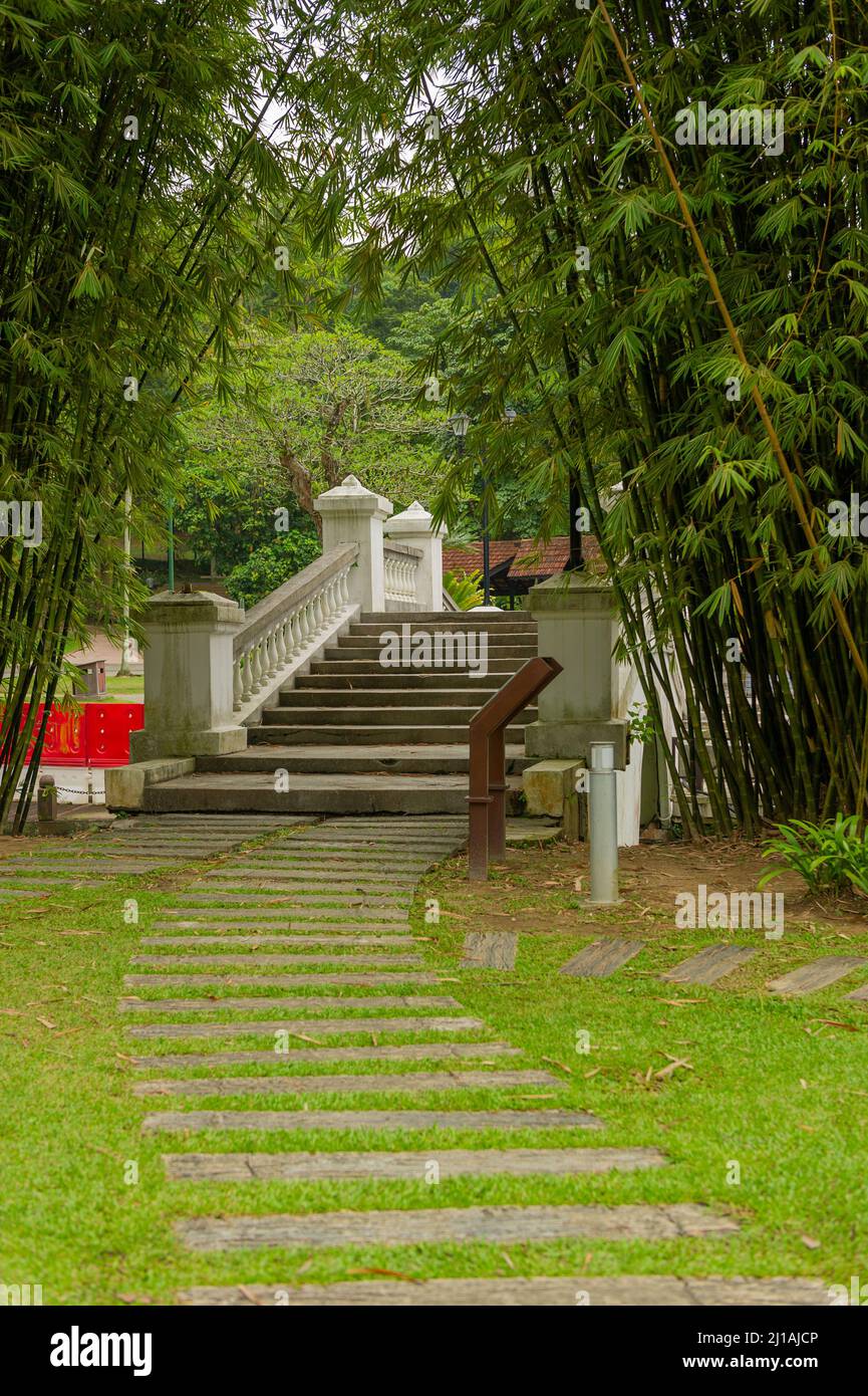 Walkway to a Bridge, Taman Botani Perdana (Botanical Gardens) Kuala Lumpur Stock Photo - Alamy