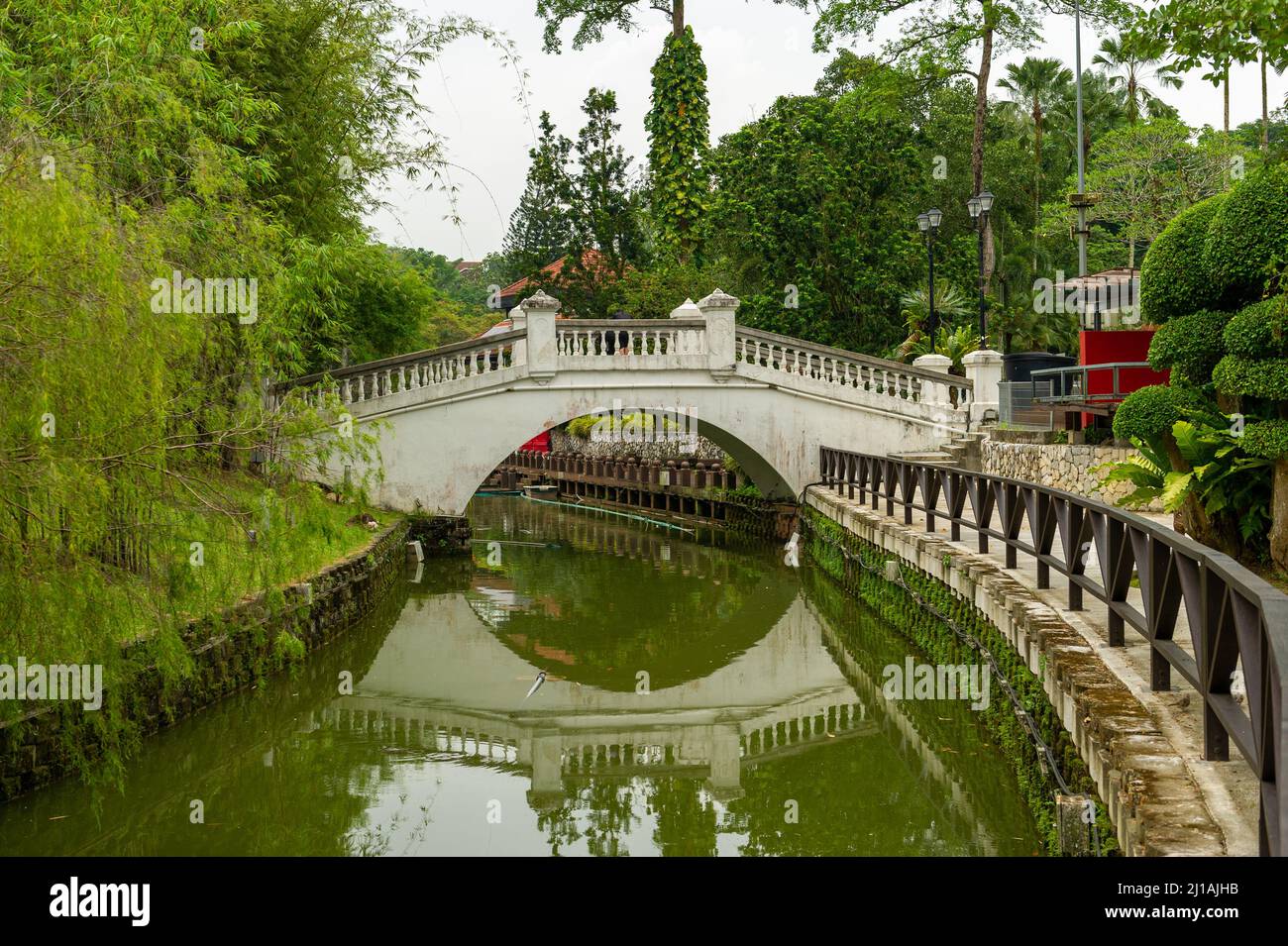 Picturesque Bridge at Taman Botani Perdana (Botanical Gardens) Kuala Lumpur Stock Photo - Alamy