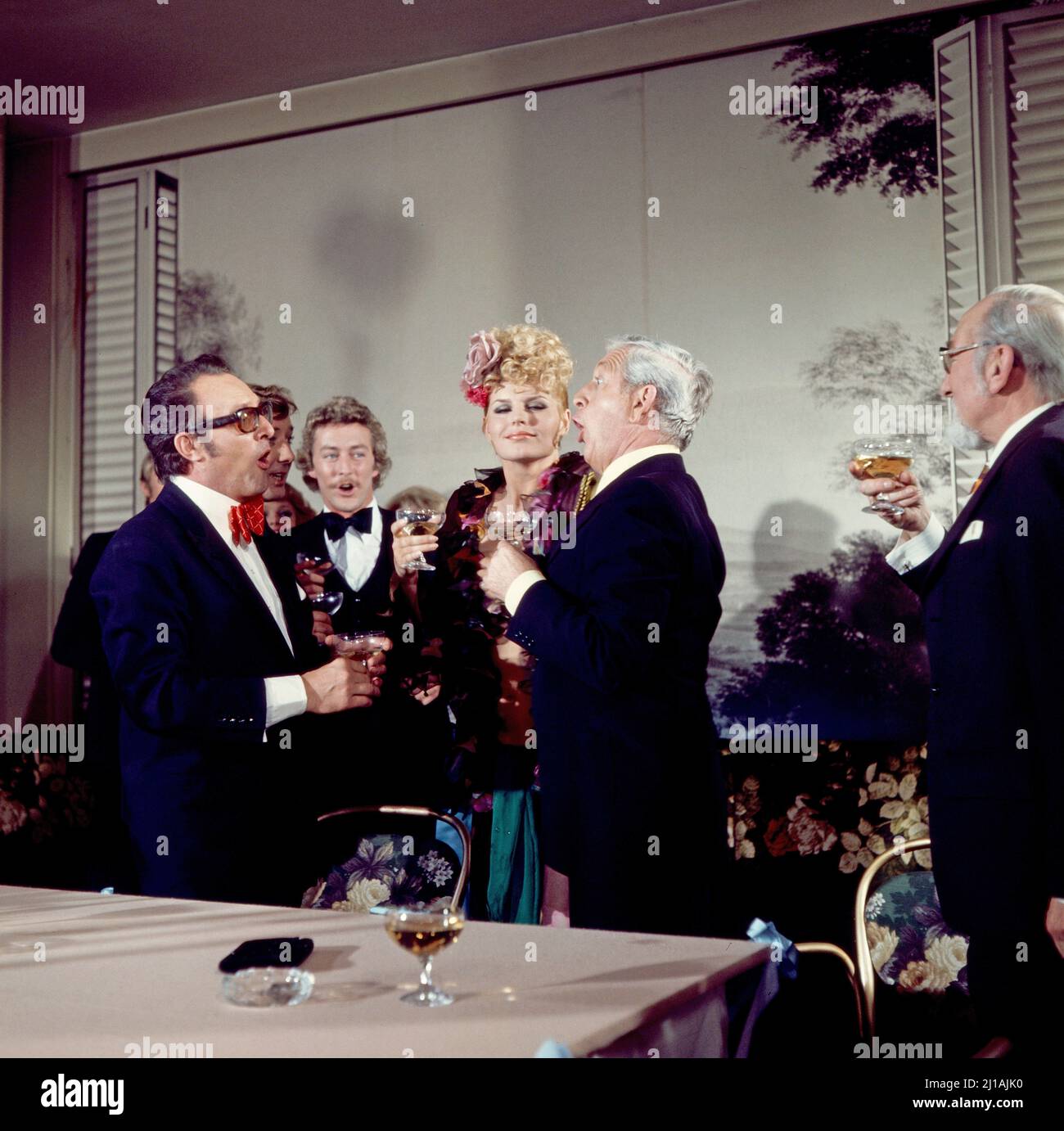 Hochzeitsnacht im Paradies, Fernsehfilm nach der Operette von Friedrich ...