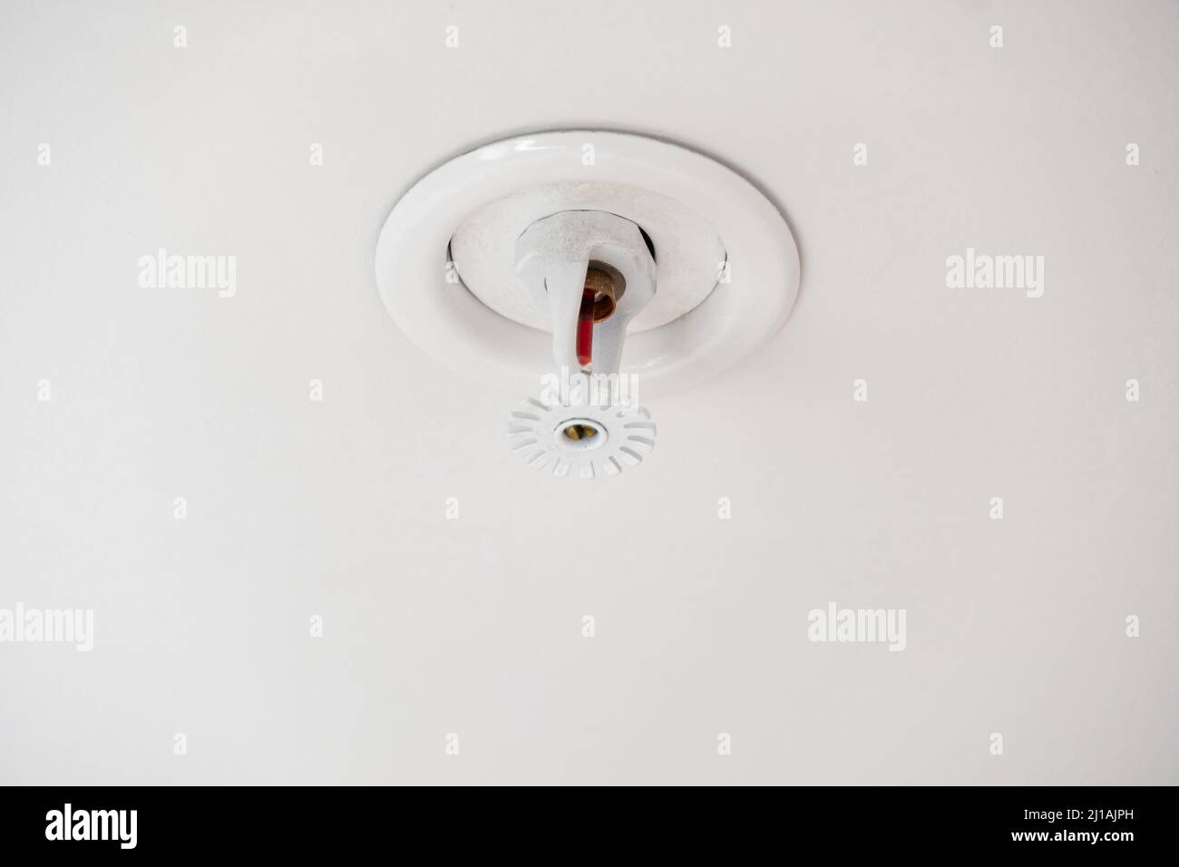 Automatic fire sprinkler systems hi-res stock photography and images ...