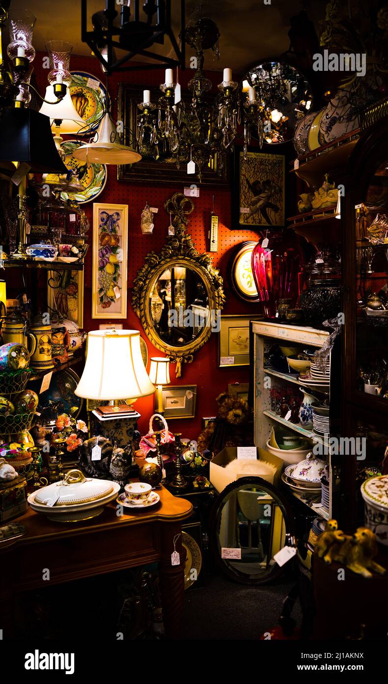 Vintage store items hi-res stock photography and images - Alamy