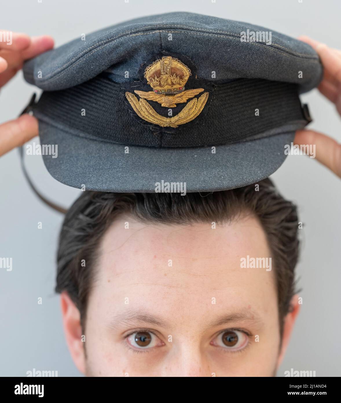 Raf uniform scarf hi-res stock photography and images - Alamy