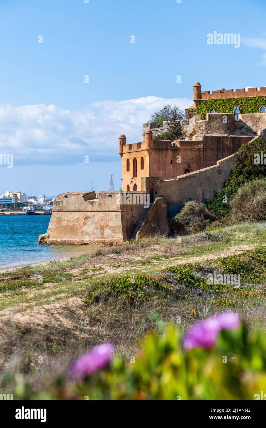 Albufeira castle gate hi-res stock photography and images - Alamy