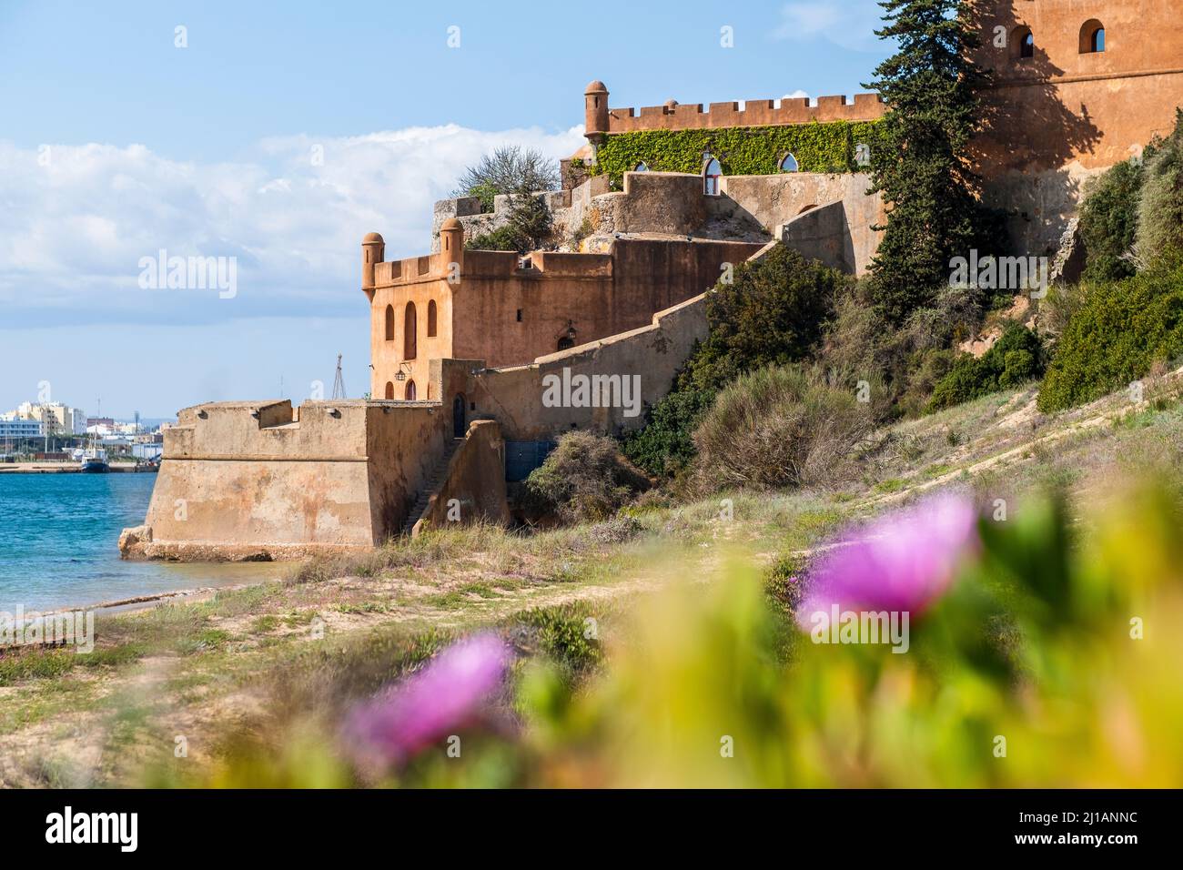 Albufeira castle gate hi-res stock photography and images - Alamy