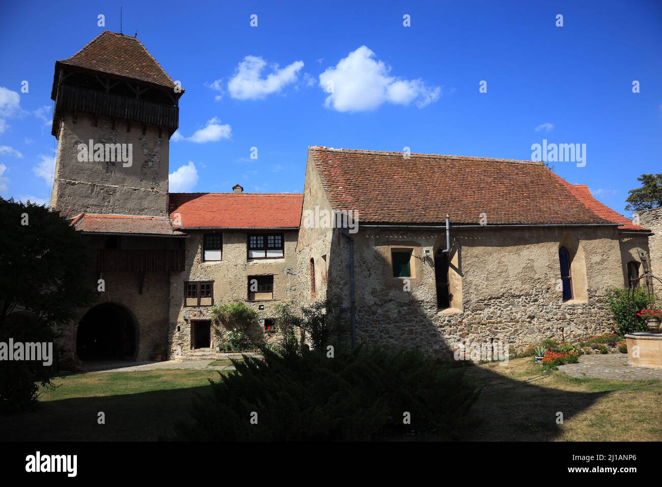Die im 13. Jahrhundert gebaute Grafenburg von Kelling, die seit 1993 ...