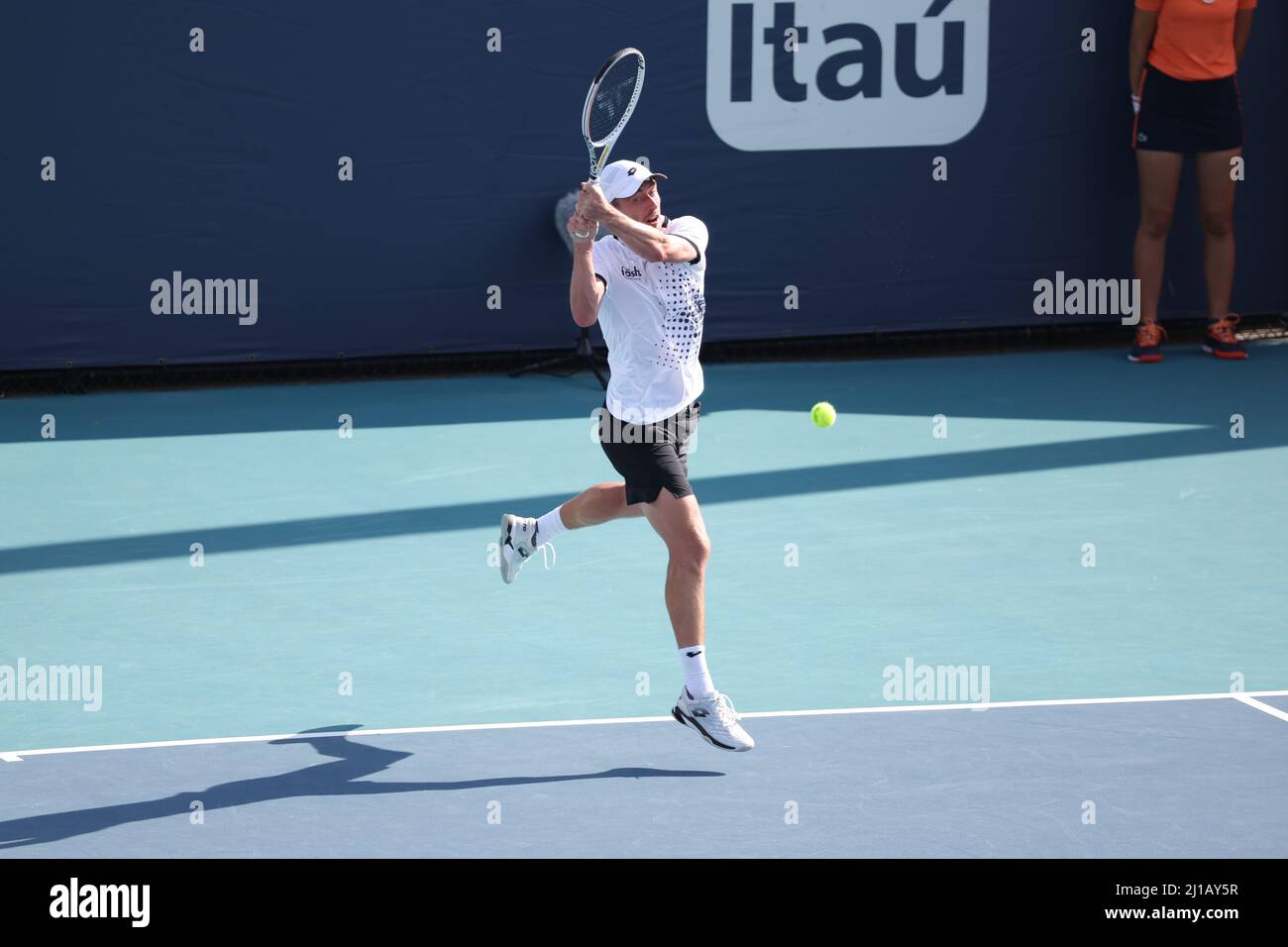 Miami Gardens, Florida, USA. 23rd Mar, 2022. John Millman on day 3 of ...