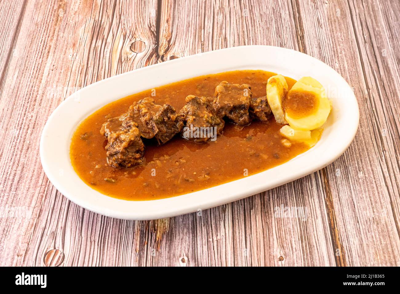 The zancarrón, also called jarrete or morcillo, is the lowest part of ...