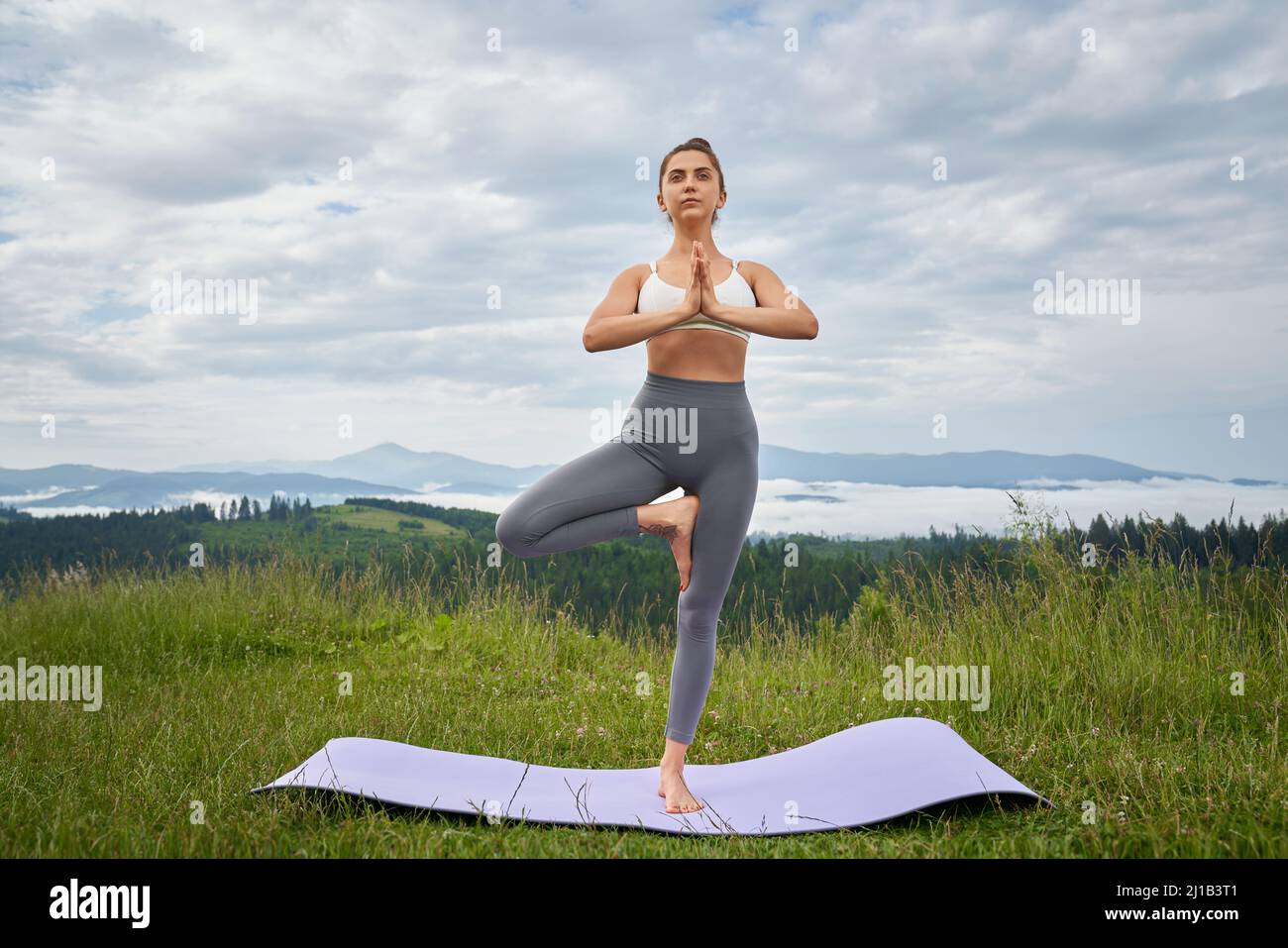 Chakra balancing hi-res stock photography and images - Alamy