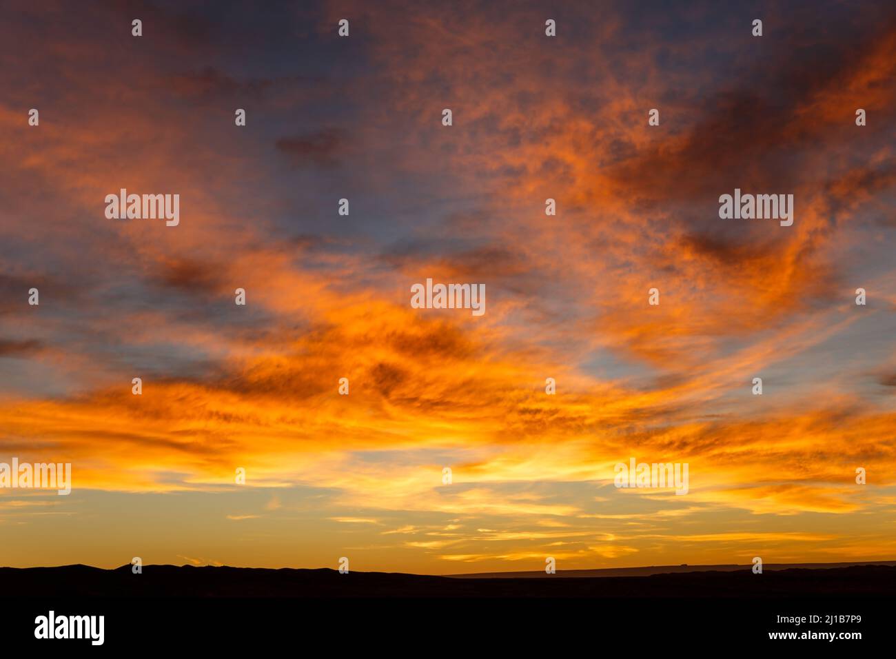 Beautiful red sky hi-res stock photography and images - Alamy