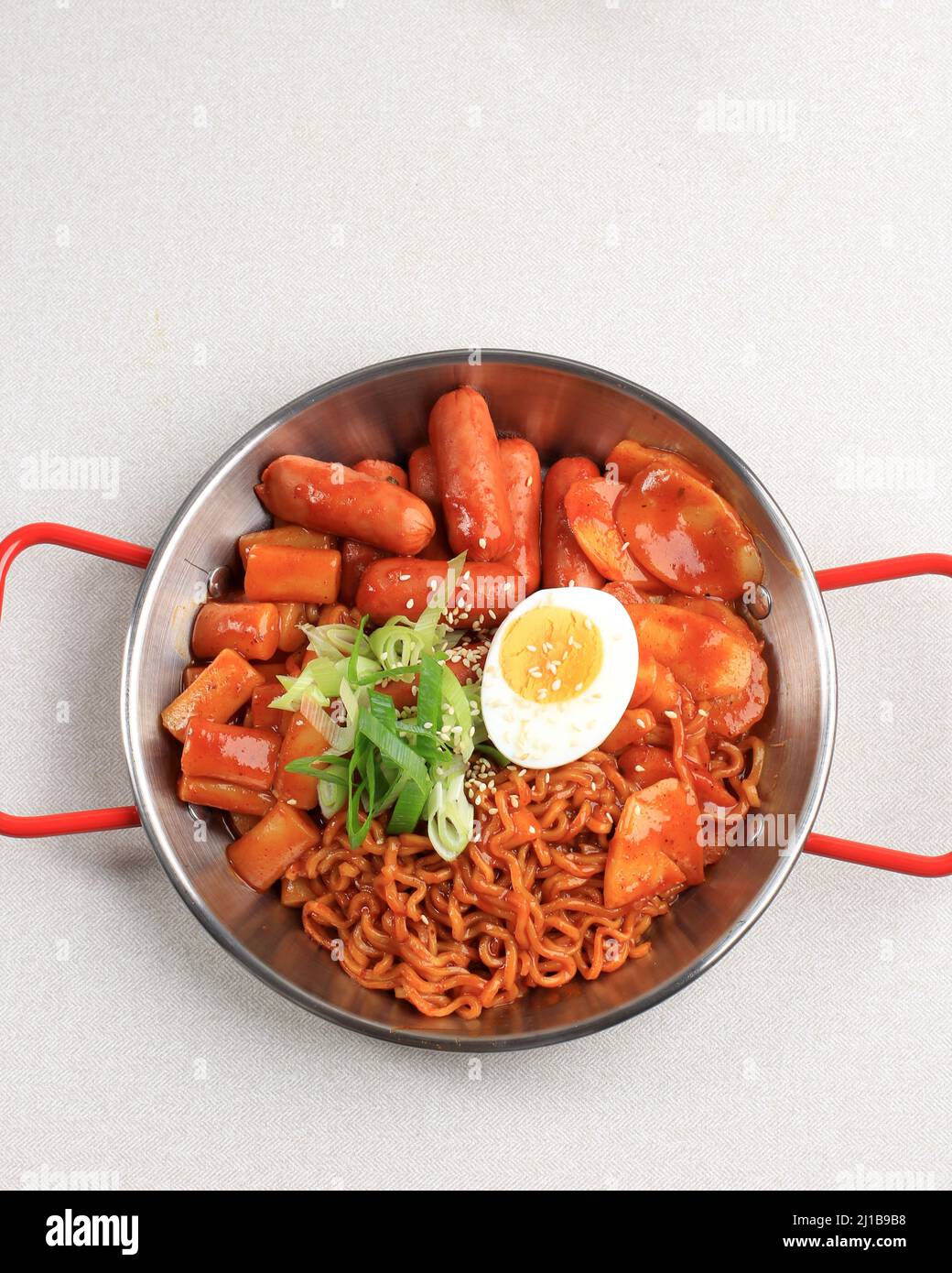Tteokbokki topokki hi-res stock photography and images - Alamy