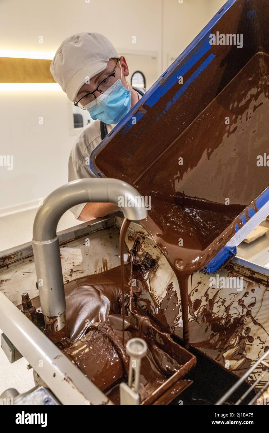 PREPARATION OF THE CHOCOLATES AT THE CHOCOLATRIUM, CLUIZEL CHOCOLATE ...