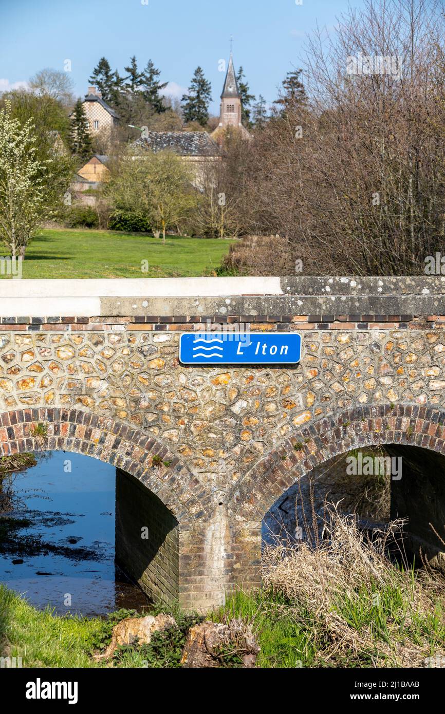 Iton bridge hi-res stock photography and images - Alamy