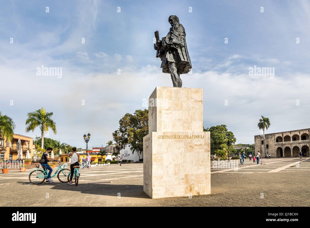 STATUE OF NICOLAS DE OVANDO, FOUNDER OF THE CITY OF SANTO DOMINGO ...