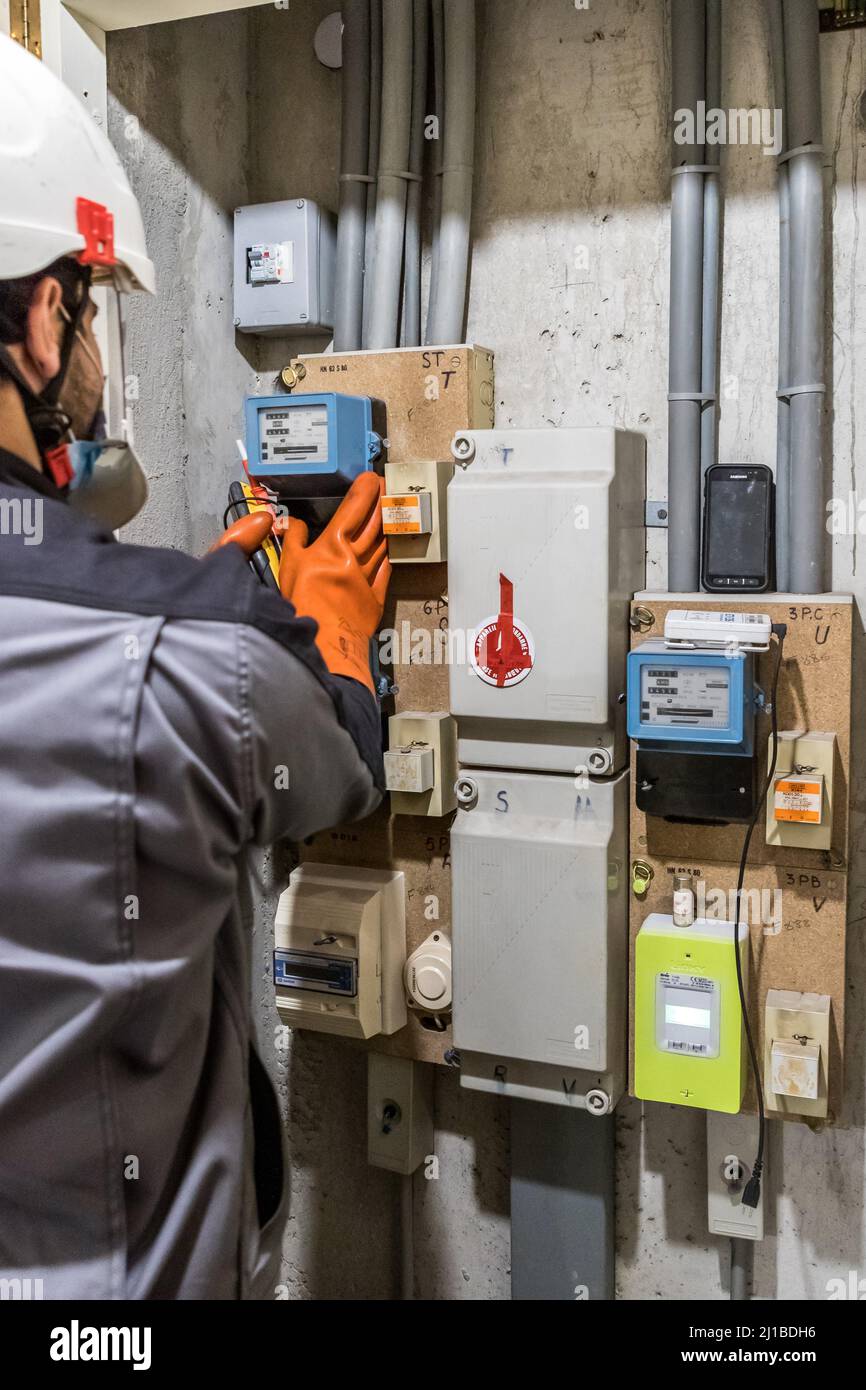 Old electric meter hi-res stock photography and images - Alamy