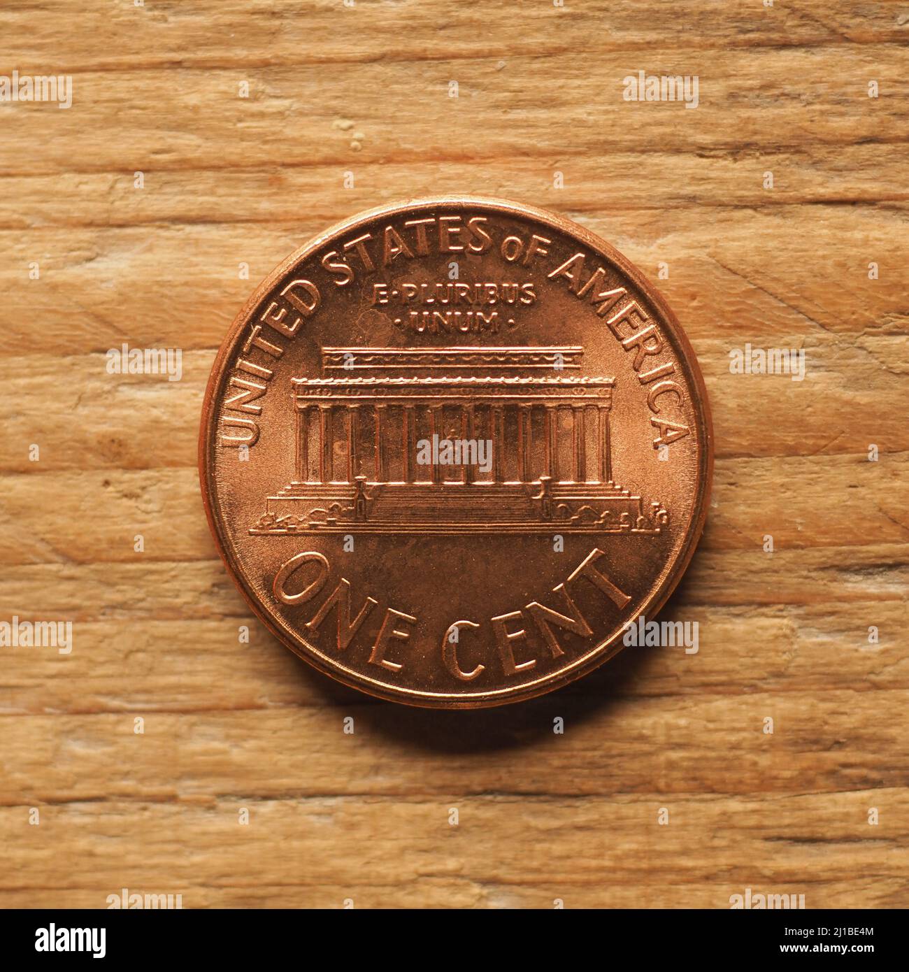one cent coin reverse side showing Lincoln memorial, currency of the ...
