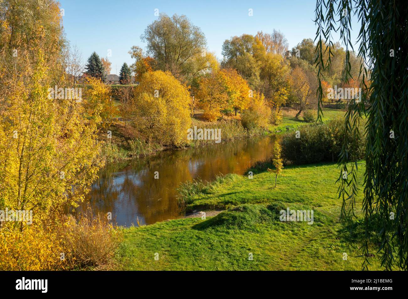 Fall season start idyllic lake reflections of fall foliage. Colorful ...