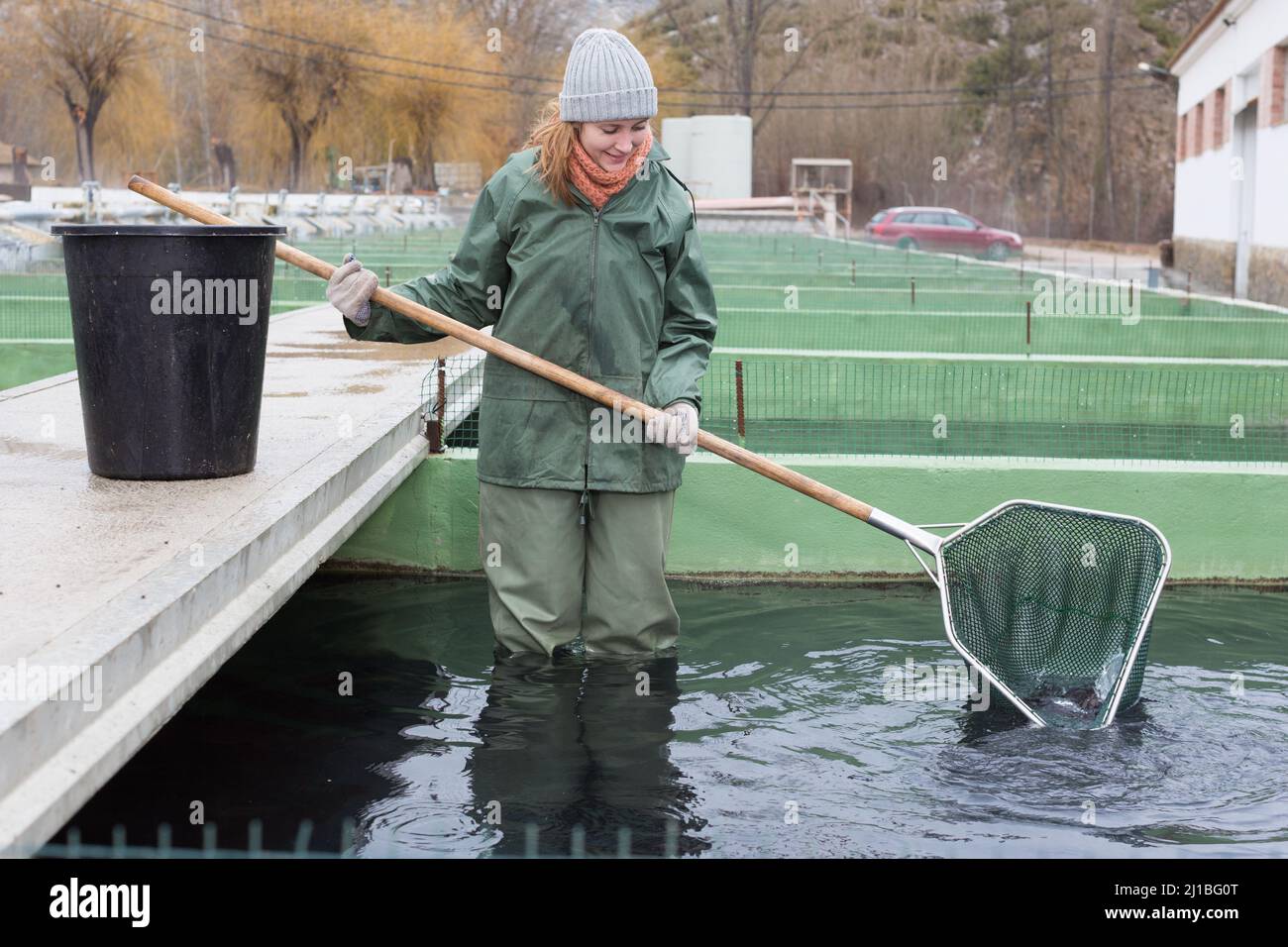 Girl in fish tank hi-res stock photography and images - Alamy