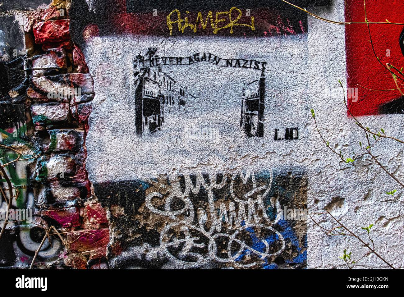 Never again nazis stencil hi-res stock photography and images - Alamy