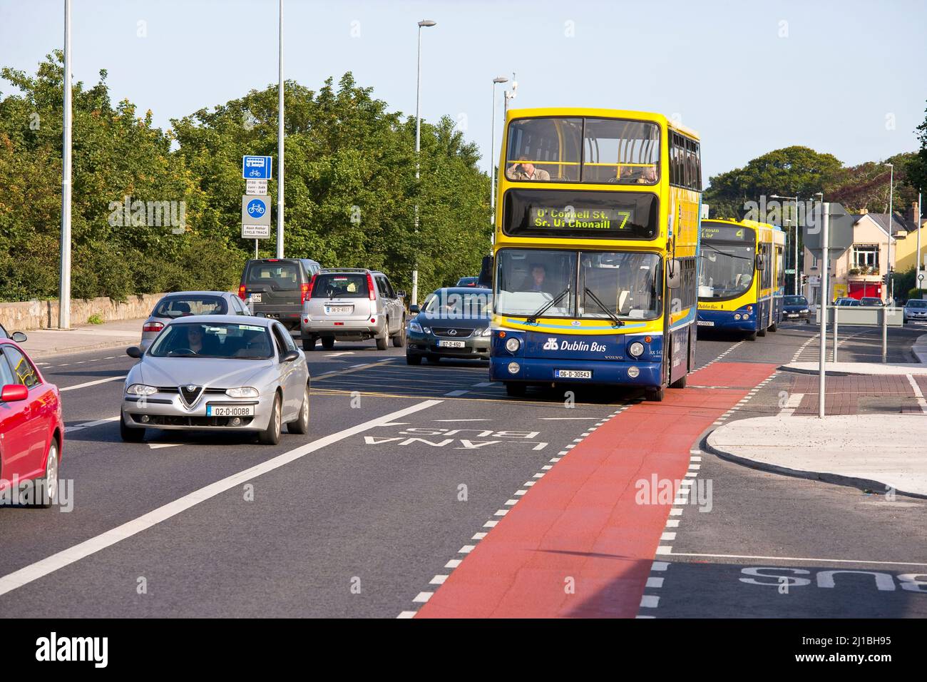 Segregated lane public transport hi-res stock photography and images ...