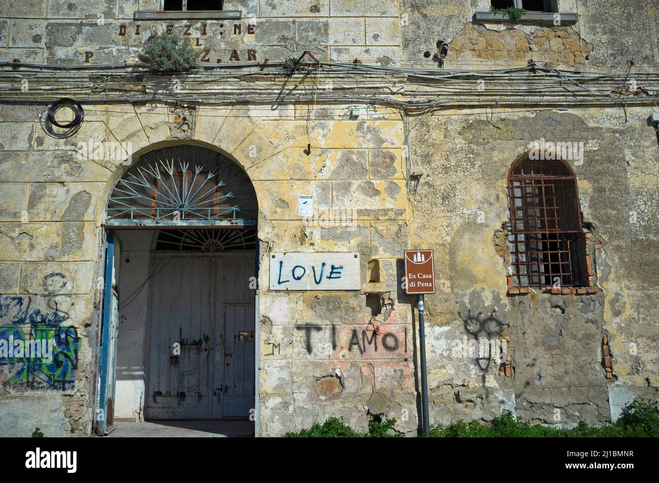 The old prison on the Italian island of Procida Stock Photo - Alamy