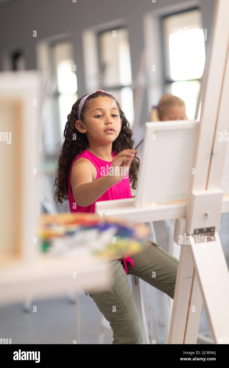 Drawing class hi-res stock photography and images - Alamy