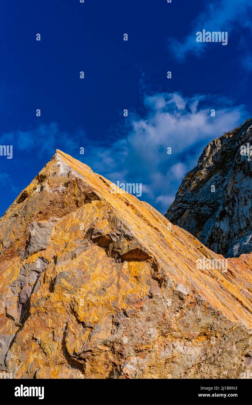 Rock debris hi-res stock photography and images - Alamy