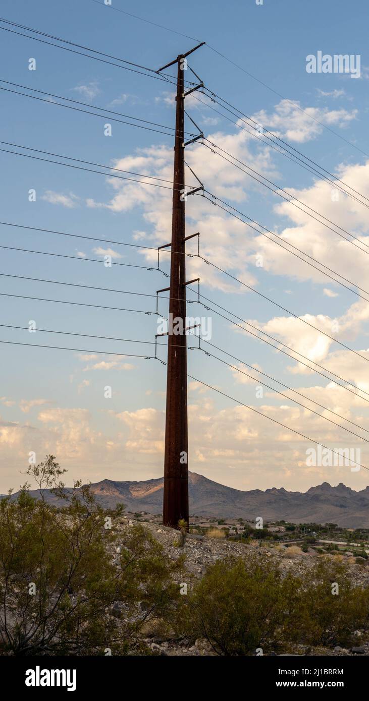 Vertical shot electricity tower hi-res stock photography and images - Alamy