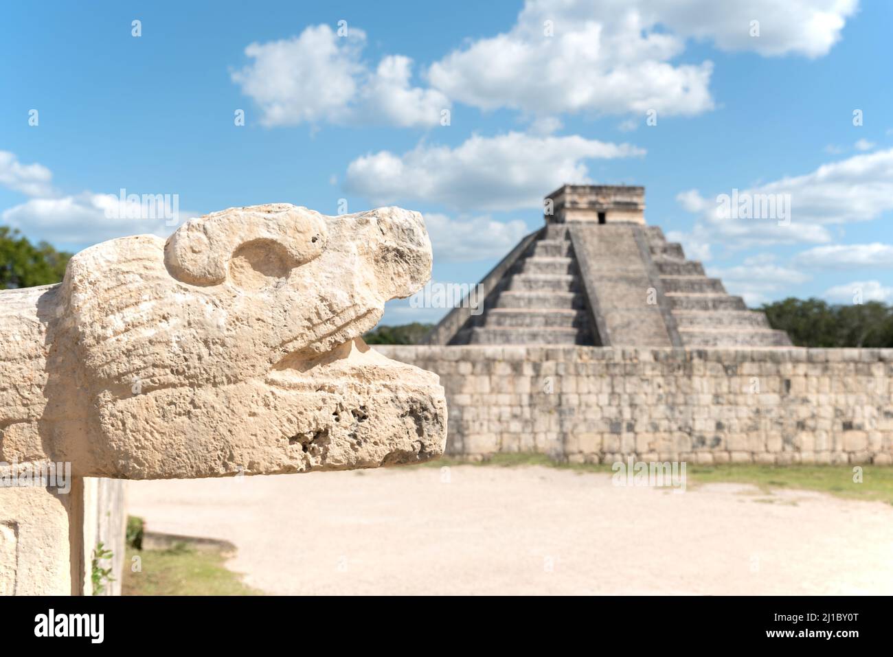 Serpent snake near El Castillo, Gran Juego de Pelota in Chichen Itza ...