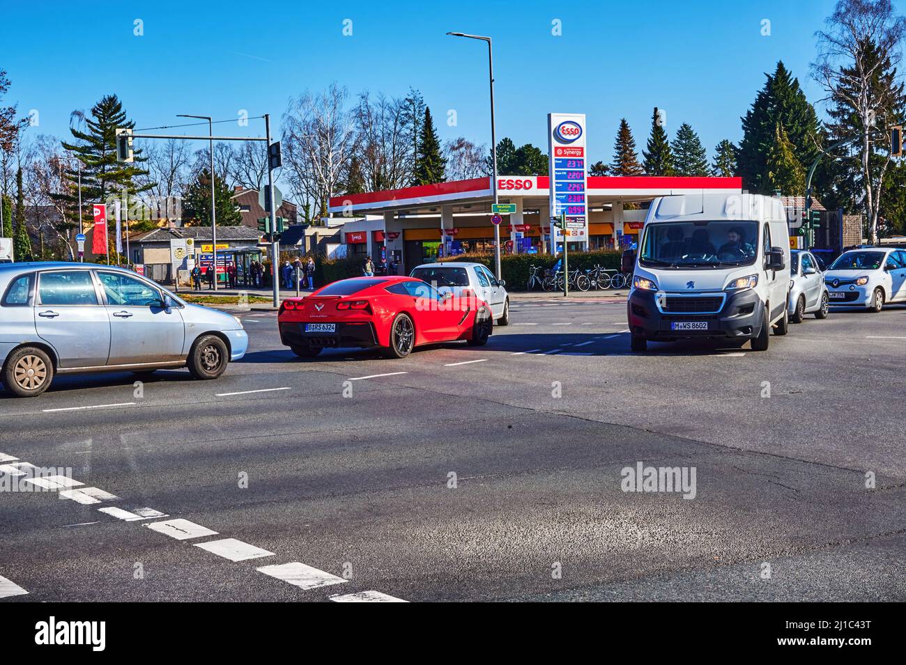 Esso petroleum sign logo hi-res stock photography and images - Alamy