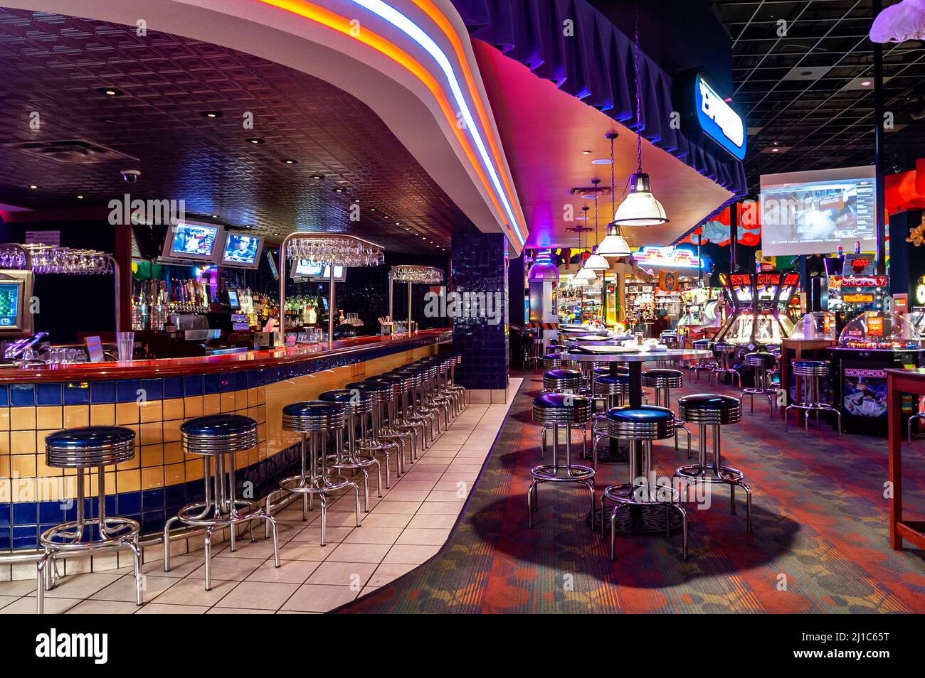 Dave and busters hi-res stock photography and images - Alamy
