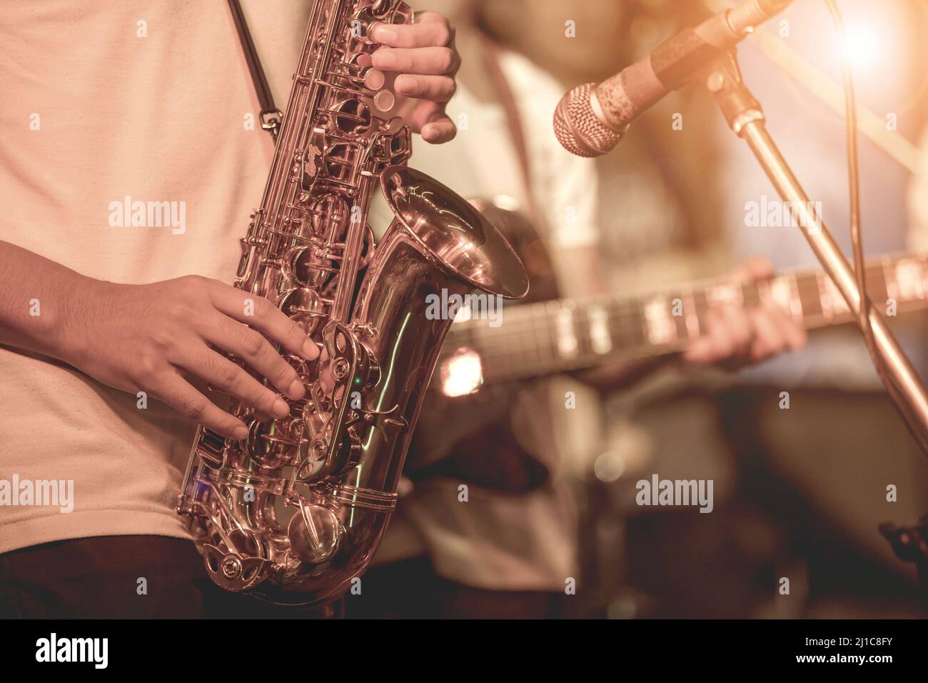 Woman saxaphone hi-res stock photography and images - Alamy