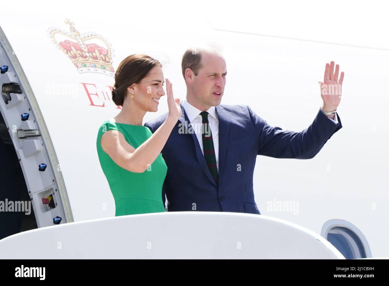 Queen wave plane hi-res stock photography and images - Alamy