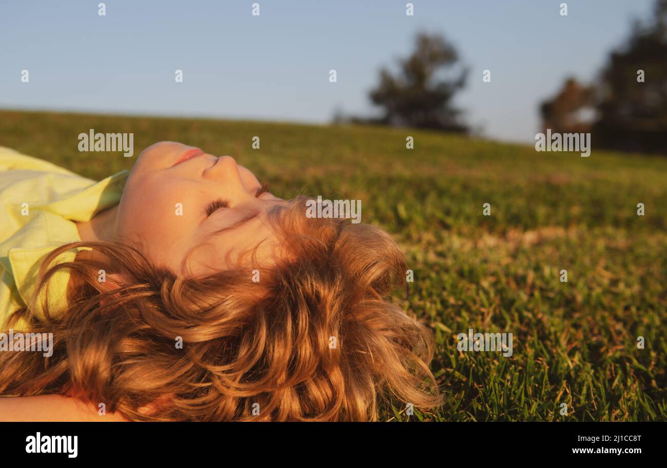 Kids dreaming hi-res stock photography and images - Alamy