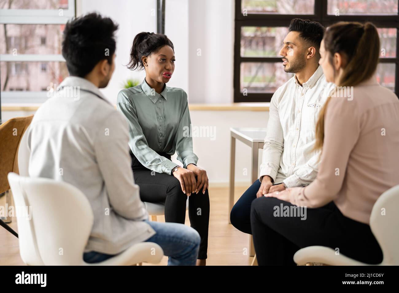 Therapy discuss hi-res stock photography and images - Alamy
