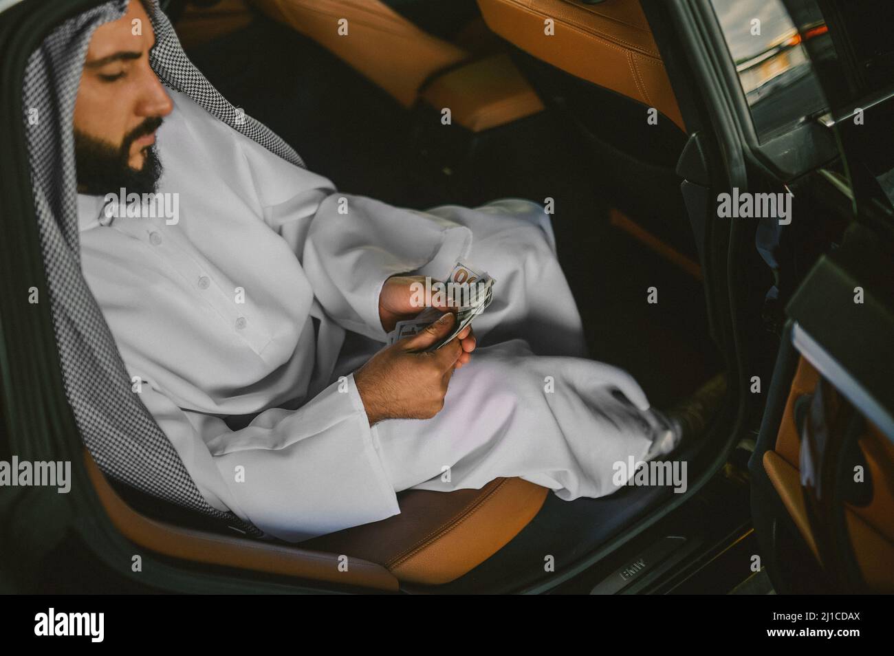 Middle east rich man hi-res stock photography and images - Alamy