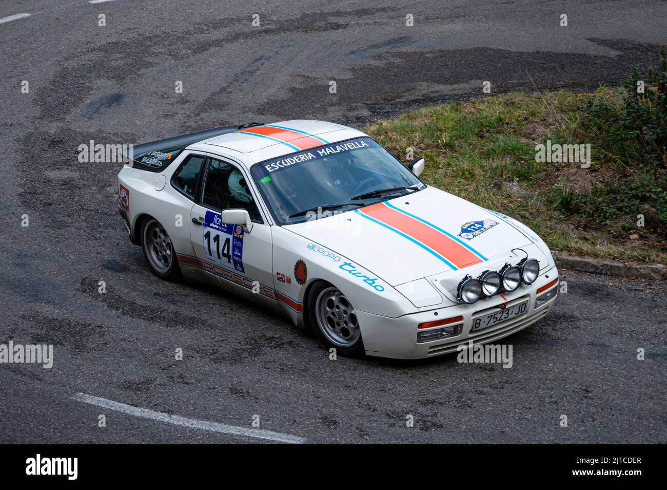 A closeup of a Porsche 944 Turbo in 9 Lloret de Mar asphalt rally Stock ...