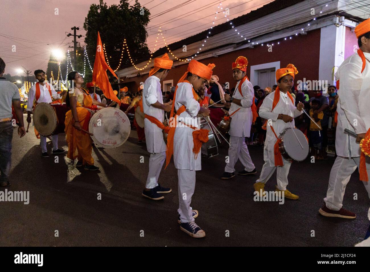 Dhol tasha hi-res stock photography and images - Alamy