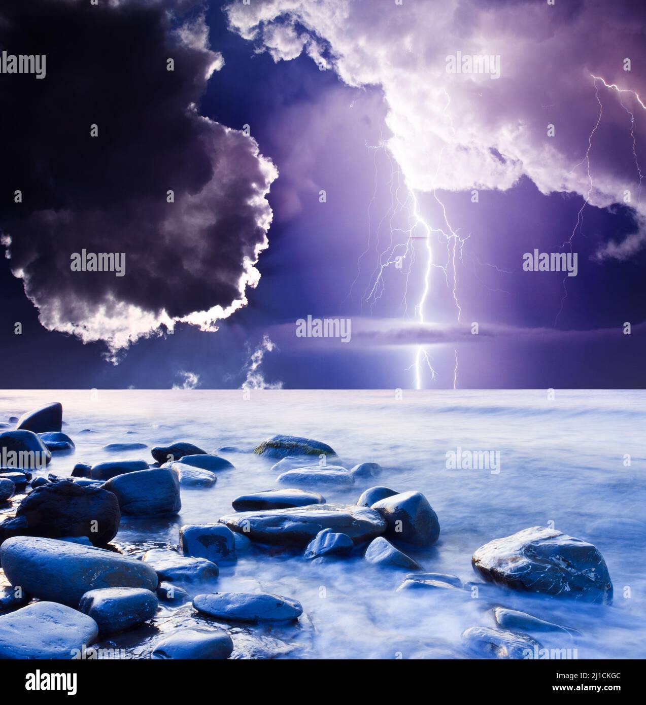 Lightning seaside hi-res stock photography and images - Alamy