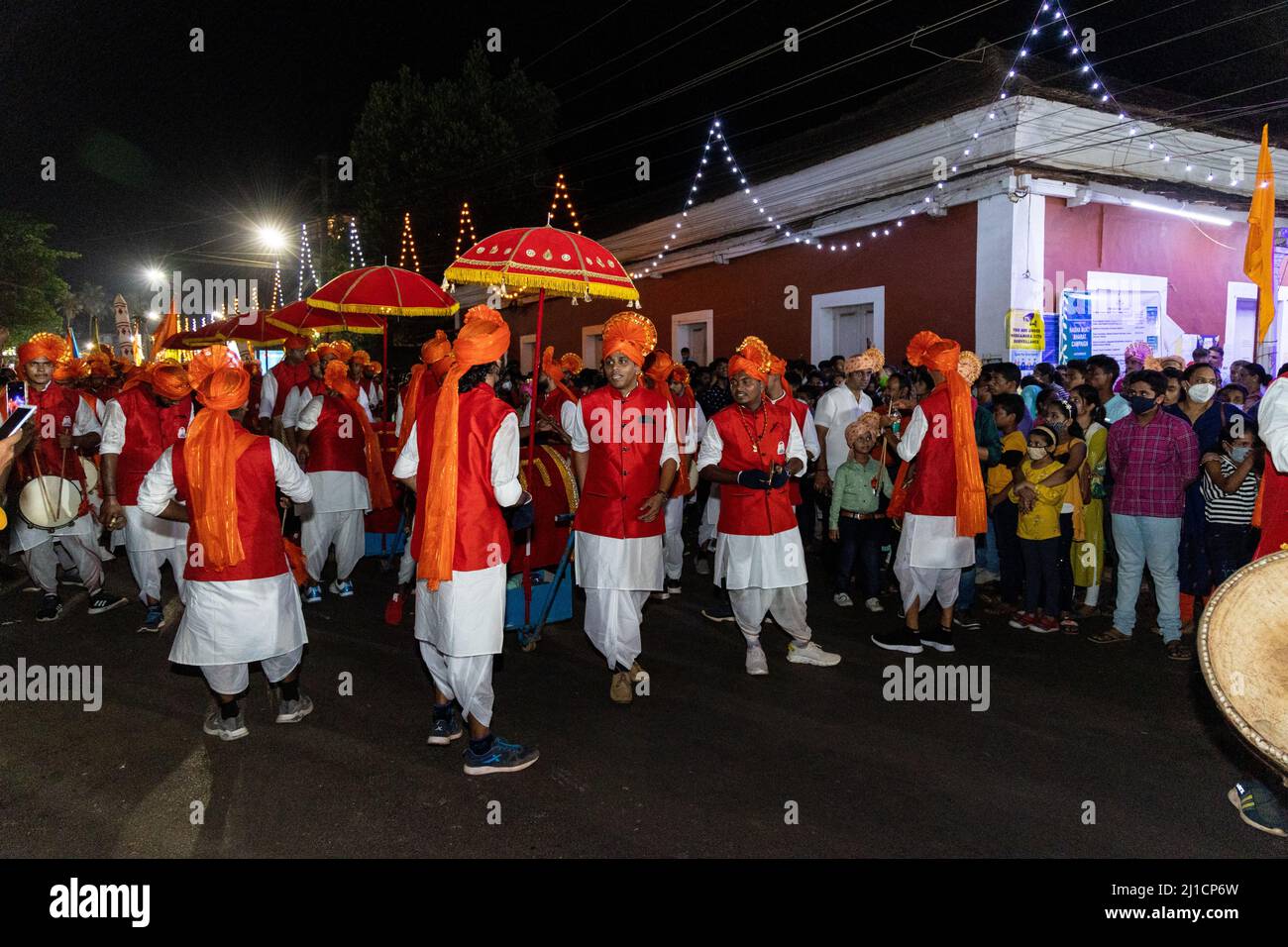 Shigmo parade passing through the crowded streets of Ponda, Goa Stock ...