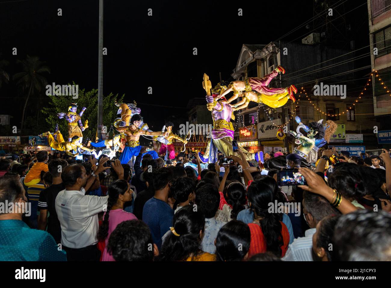 Huge crowd gathered to watch tableaux based on Hindu mythology at ...