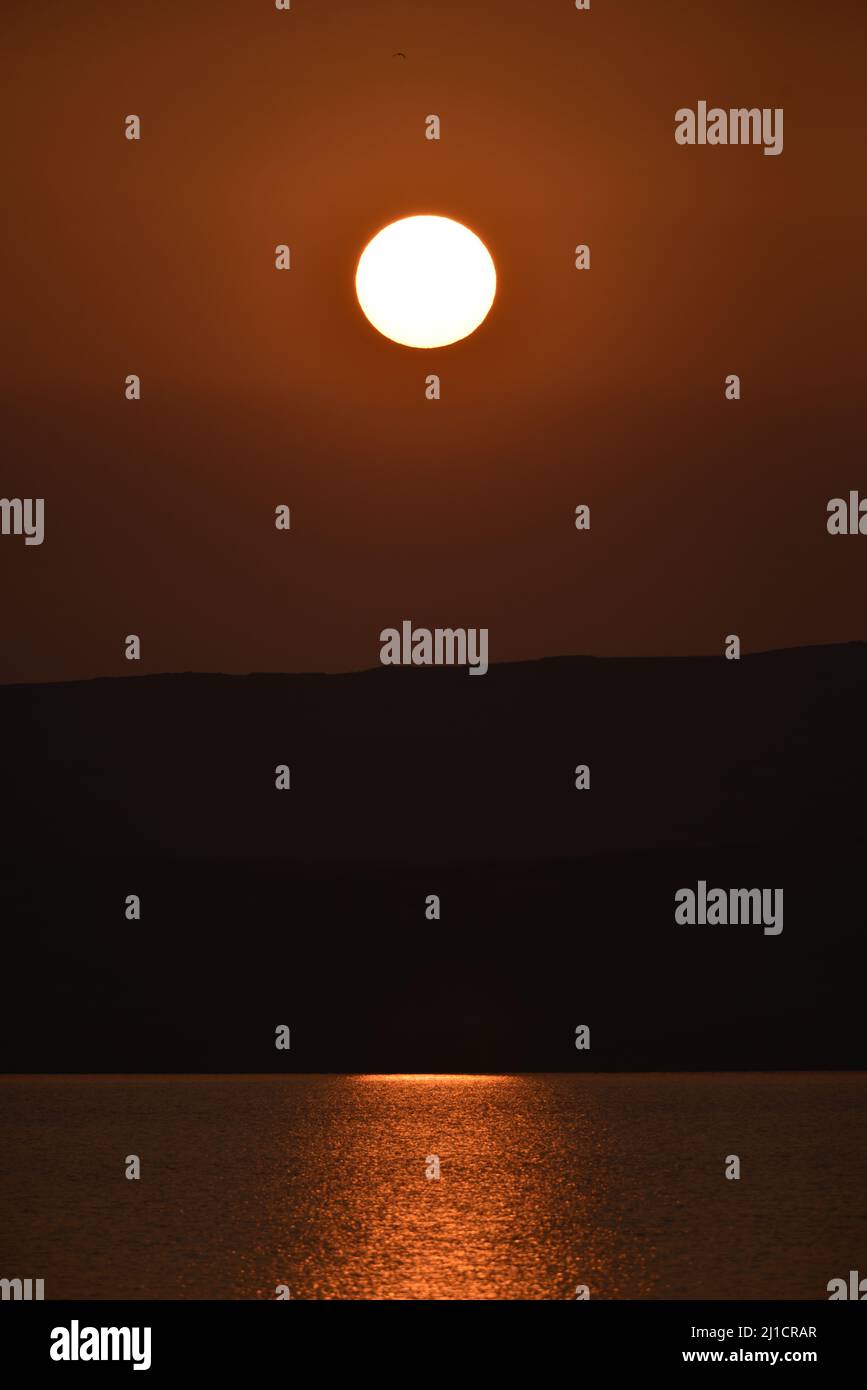 Loch sunset hi-res stock photography and images - Alamy