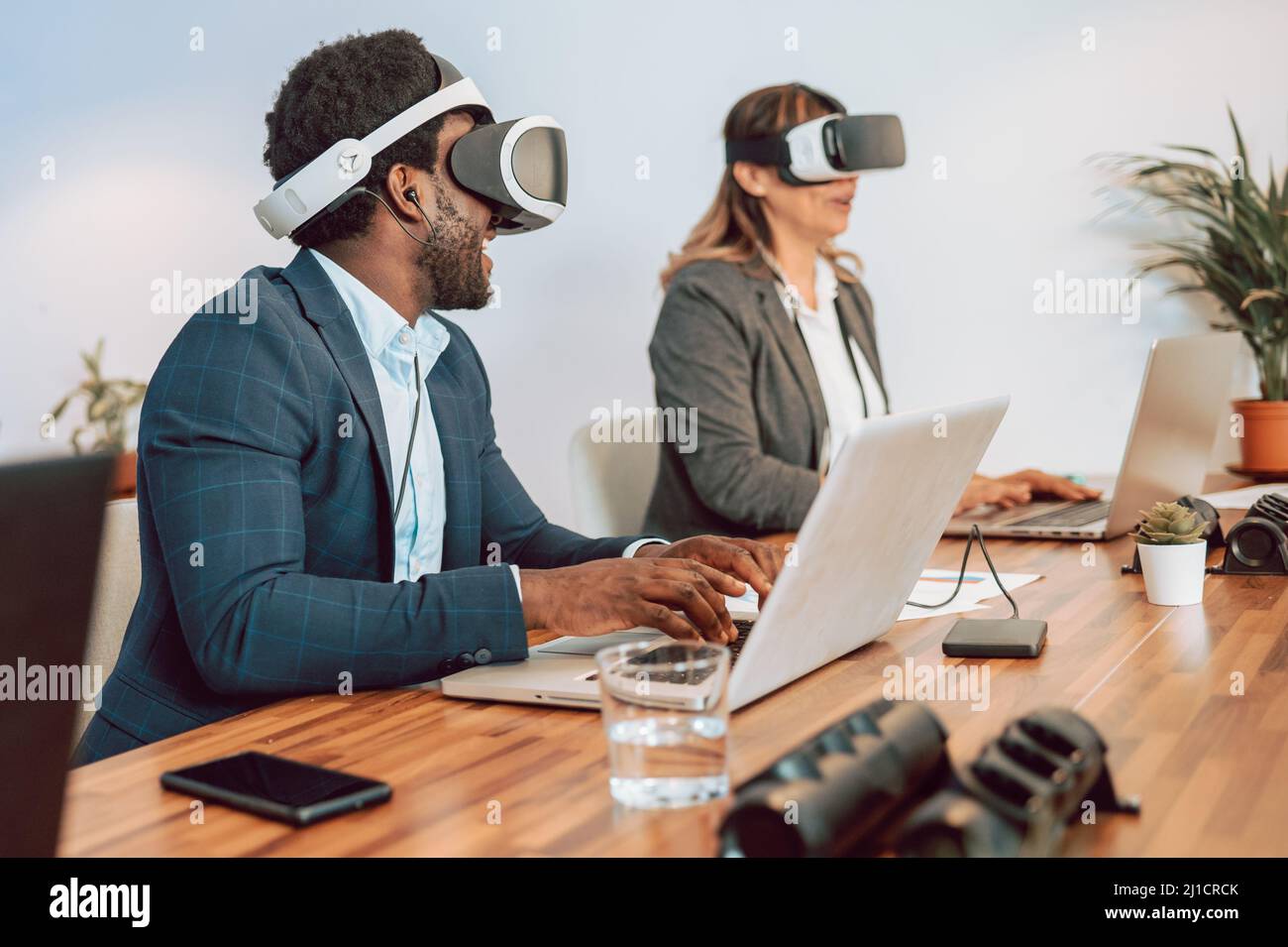 Vr headsets hi-res stock photography and images - Alamy